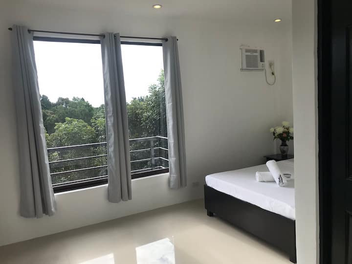 Maniquiz Resort - One Antonio, Tanay (Room A) - Tanay