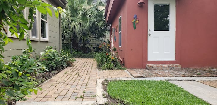 Charming Guest House - Live Like A Local - New Orleans, LA