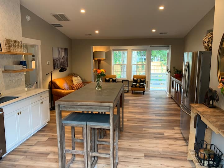 *Fully*remodeled "Red Roof Bungalow" 3bed/2bath - Charleston, SC