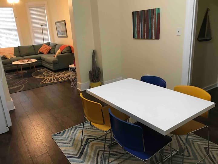 Vacation At 1904 C. 5 Blocks From Beach! 2 Bedroom - Rock & Roll, Galveston