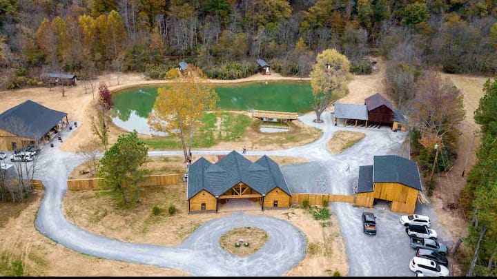 Jones Farm Venue (6 Cabins, And Event Hall) - Nashville, TN