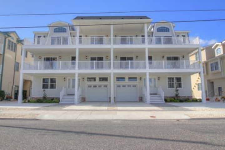 Large Beautiful Beach Home - Avalon, NJ