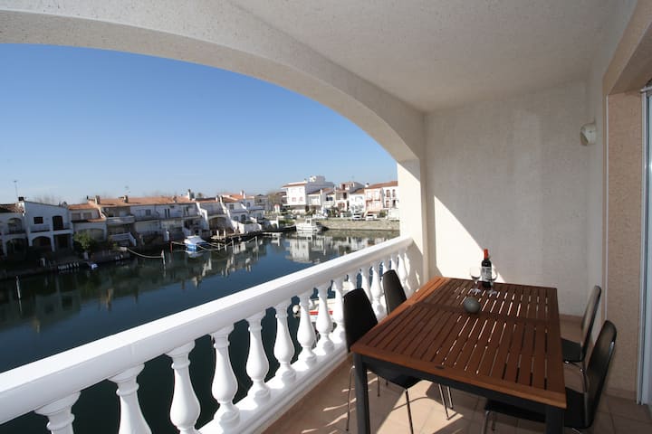 Nouvel Appartement De Luxe 2 Chambres Avec Piscine - Empuriabrava