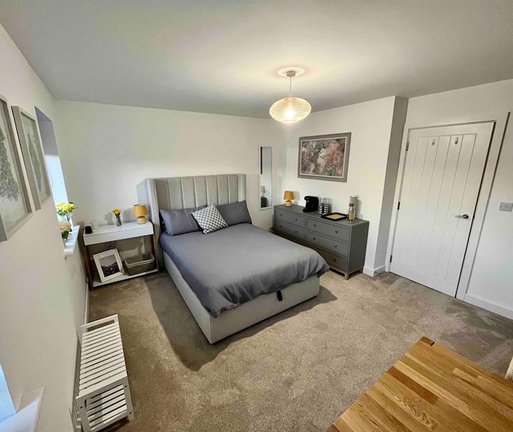 Modern & Spacious Room In A Prime Location - Caernarfon