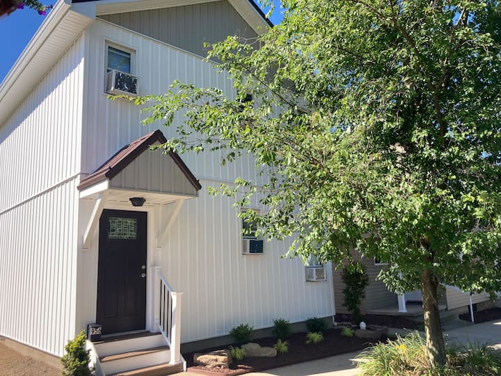 Private Room W/king Bed In 5 Bed 1 Bath On Philly - Indiana, PA