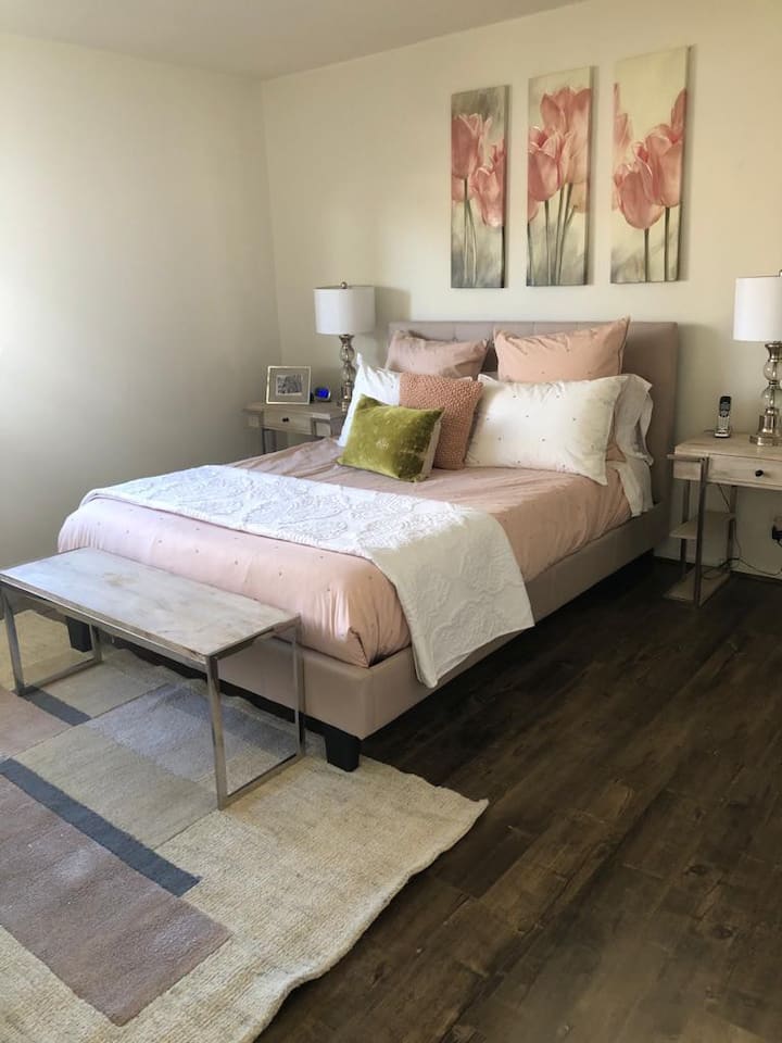 Westwood Village Condo With Great View Of Wilshire - Los Angeles, CA