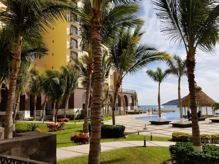 Luxury  Beachfront  Condo Gavias Grand - Mazatlán
