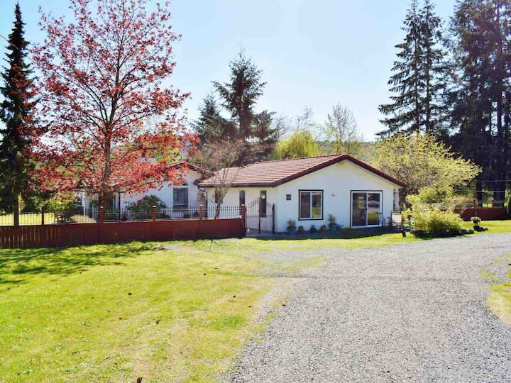 Cobble Hill Farm Getaway - Cowichan Bay