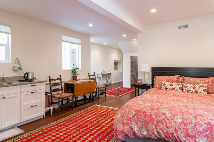 Spacious Bernal Heights In-law With Private Entry. - San Francisco