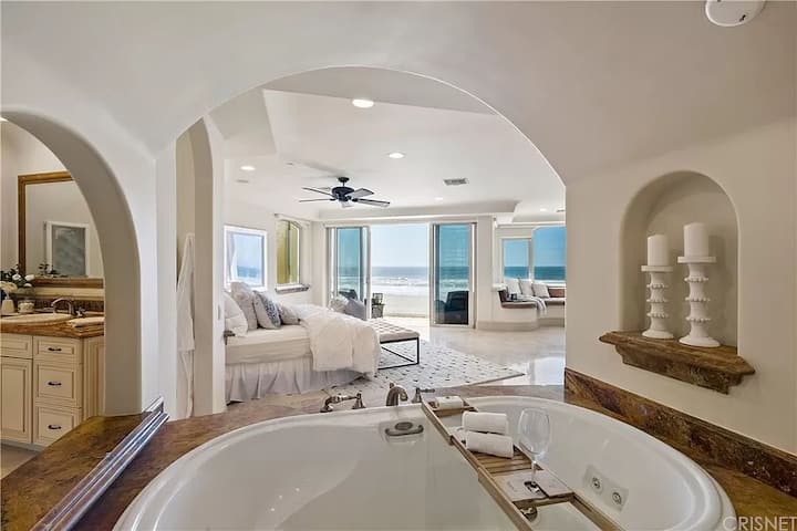 Villa Right On The Beach! - Oxnard, CA