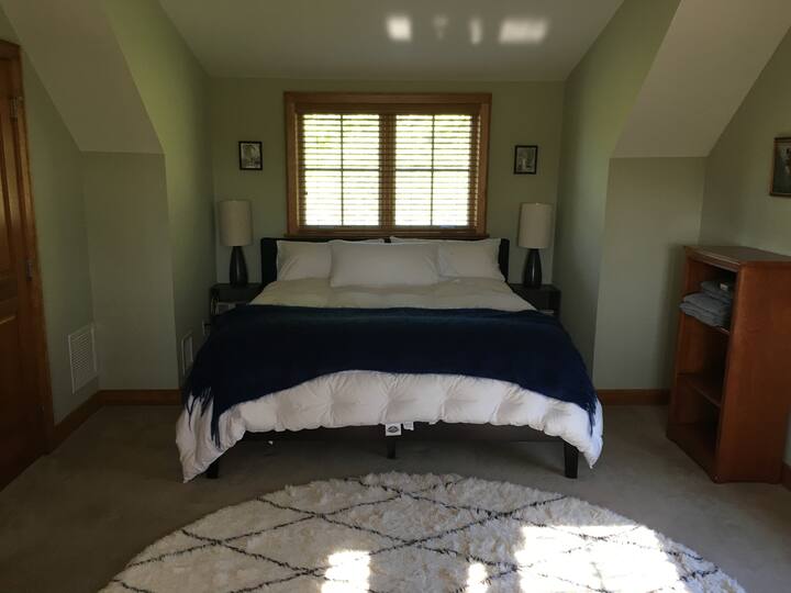 Shelter Island: Master Level Suite - Greenport, NY