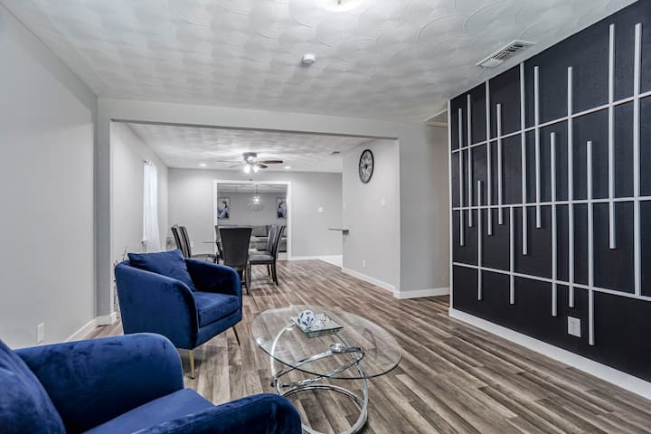 Contemporary Modern Style Family Home To Entertainment, At&t Stadium - Arlington, TX