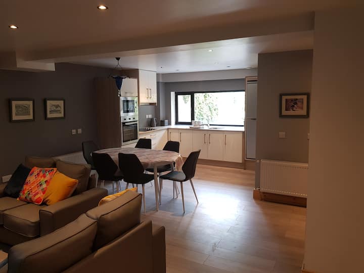 Spacious Urban Apartment. - Killarney