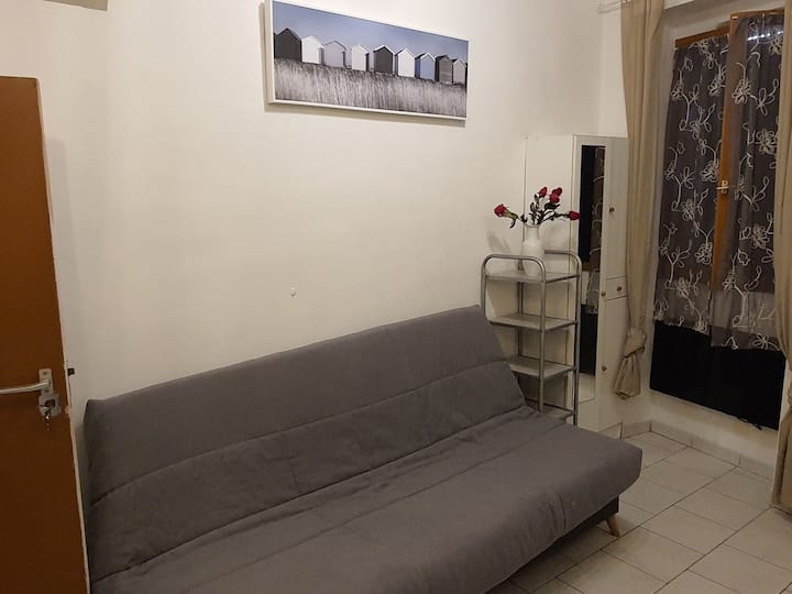Petit Studio Dans Le Centre Ville D'aubagne Proche De Toutes Commodités Et De La Gare - Cassis
