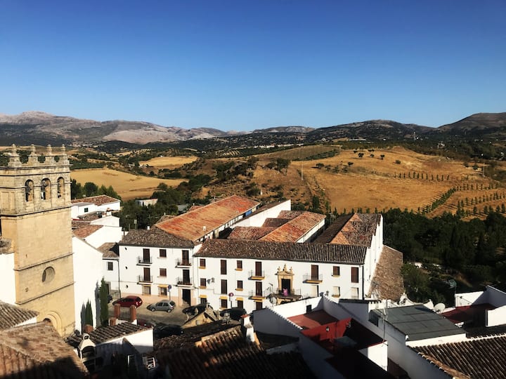 Penthouse Apartment, Views And Local Expertise - Ronda