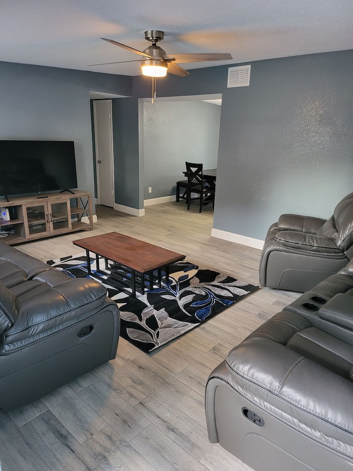 Legoland 3 Bedroom Pool Home. Pet Friendly! - Lake Wales, FL