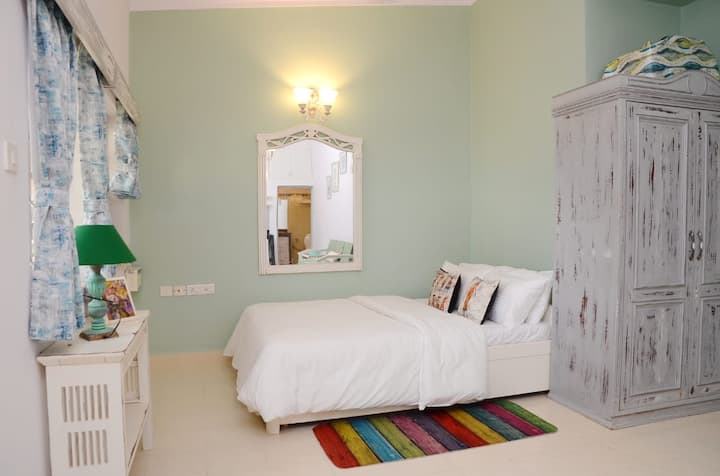 Casa Sea-esta, Beach View Studio Apt - Dona Paula - Goa