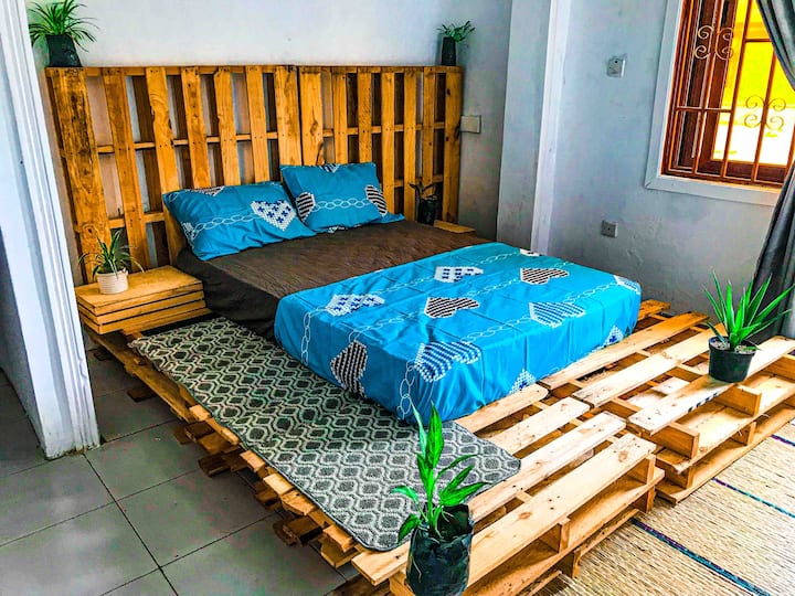 Rustic Private Br W/ba Near Osu + Airport - Ghana