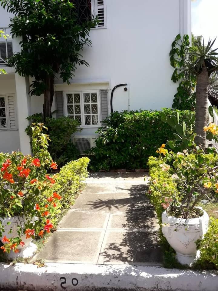 The Palms - Quiet & Safe 1 Bdrm New Kingston, Jam. - Kingston, Jamaica