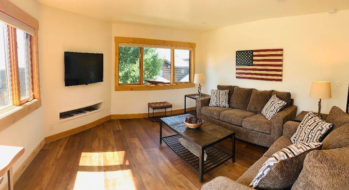 Charming Downtown Bigfork Condo! - Bigfork, MT