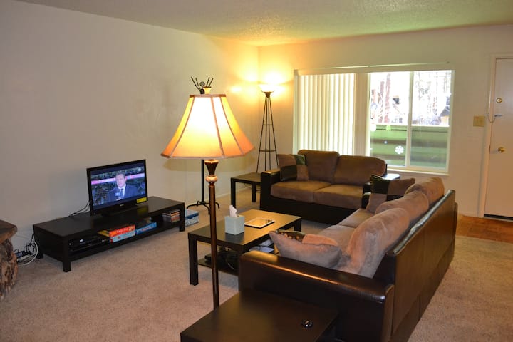 Cozy 3bd Tahoe Heavenly Resort - South Lake Tahoe, CA