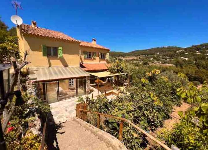 Bas De Villa à 15 Mn En Voiture De Bandol Plages - Bandol