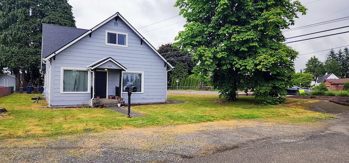 Charming Urban Home - Marysville, WA