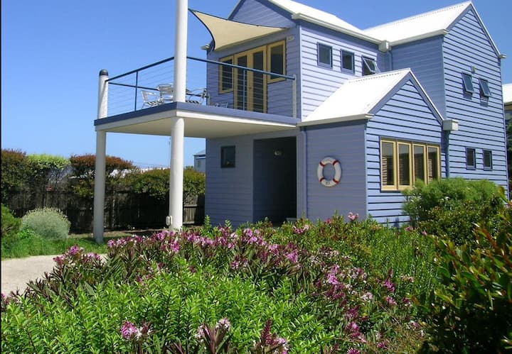 D. 3 Bedroom Villa With Terrace - Apollo Bay