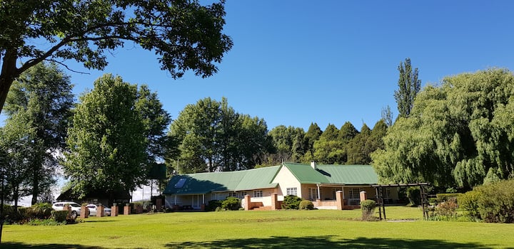 Pennygum Country Cottages - Mvuleni Cottage - Underberg