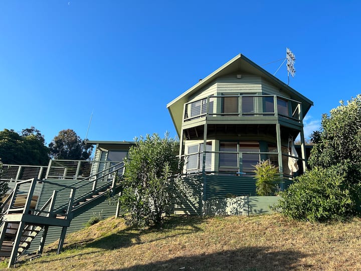 Hazel's Lakehouse - Unbeatable Sunset Views! - Mount Buller