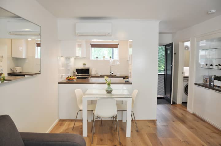 Just Listed, Brand New, Luxury 1 Br, Save 40% - Melbourne