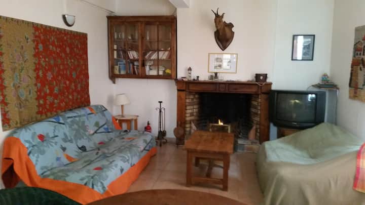 Ancien Bistro Dans Village Pyrénéen - Luz-Saint-Sauveur