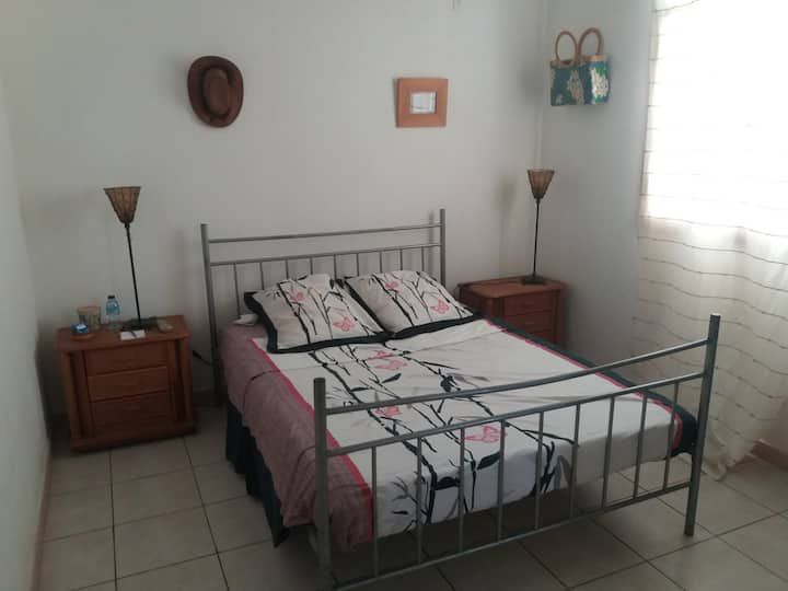 Chbre Climatisée/douche+wc Privés/villa + Piscine - Guyane française