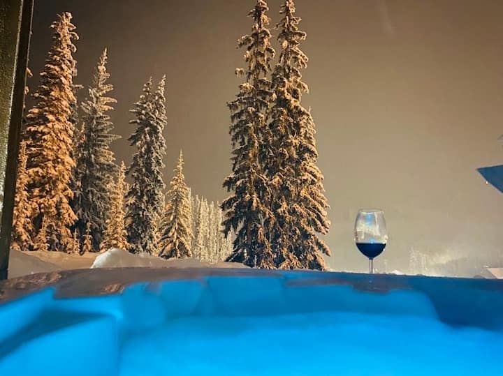 Apex: 2 Bedroom With Hot Tub. On Grandfather Trail - British Columbia