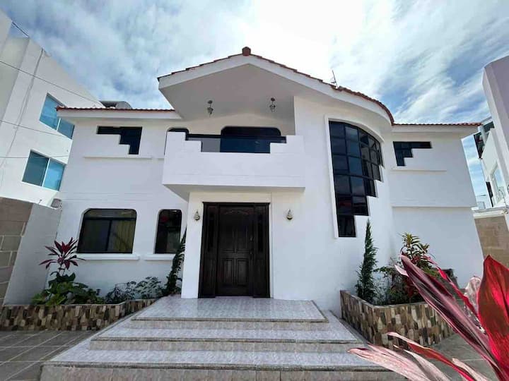 Luxury Manta House - Manta