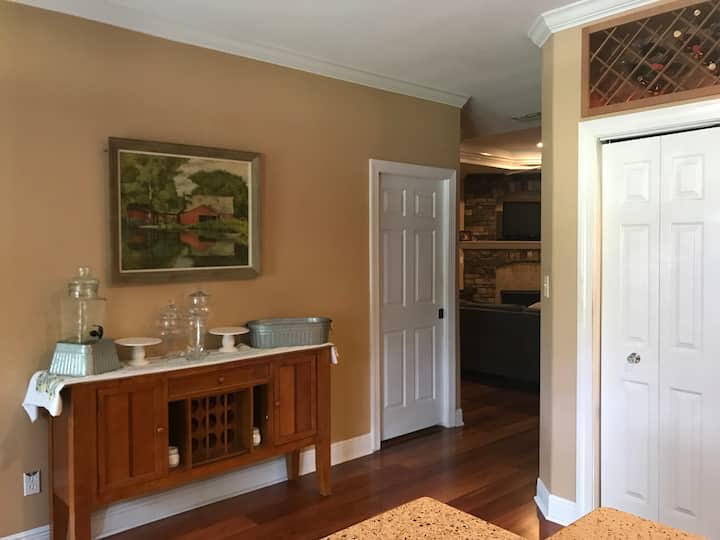 Beautiful And Clean 3 Bedroom Home. - Lake Iamonia, FL