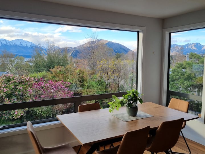 Charming 2 Bedroom Home With Stunning Views - Wanaka