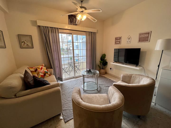 Lovely 1 Bedroom Apt Walking Distance To The Beach - Cyprus
