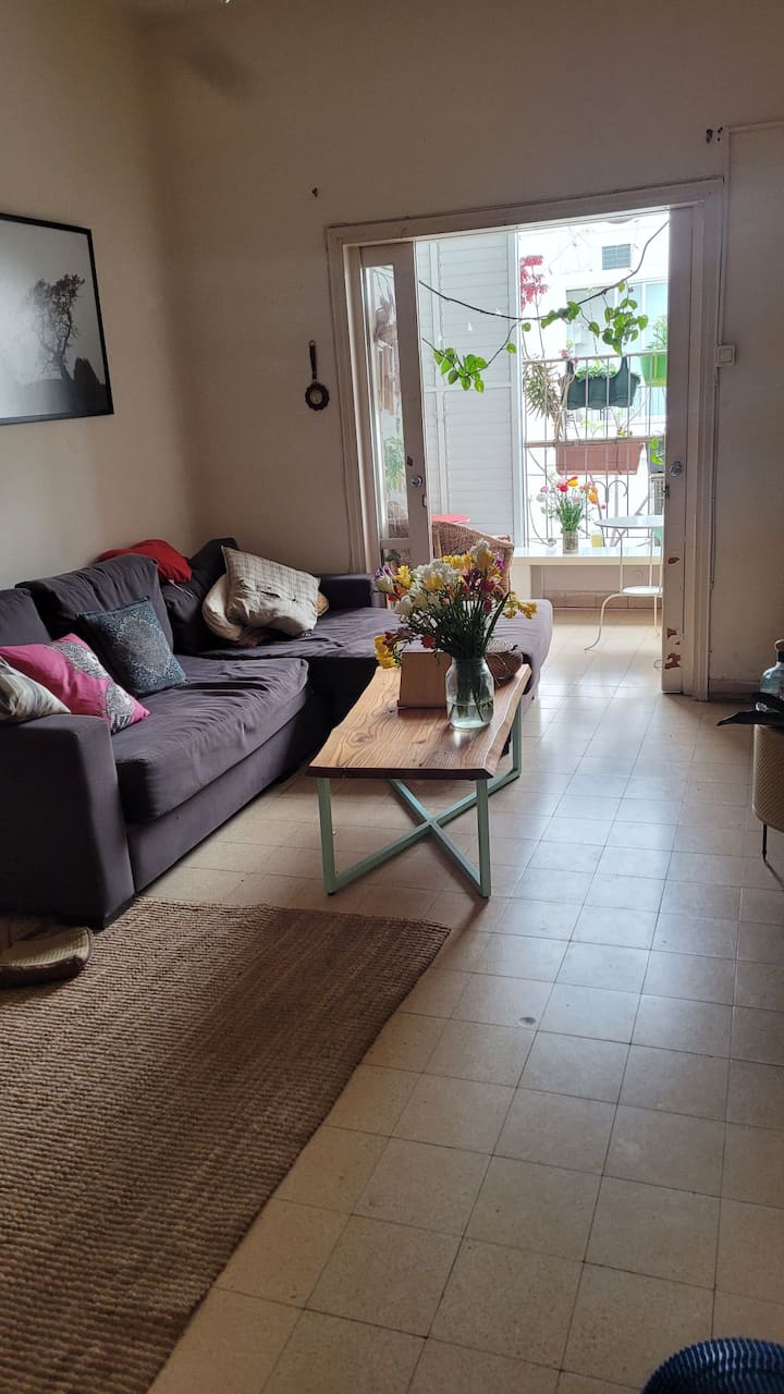 Big And Quite Two Rooms Apartment In The Center - Tel Aviv-Yafo