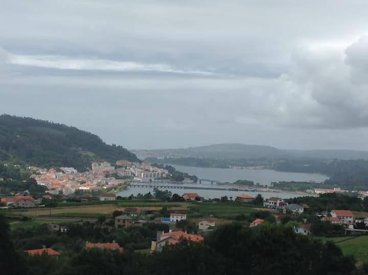 Hermoso Lugar En Pontedeume, Espana - Ares