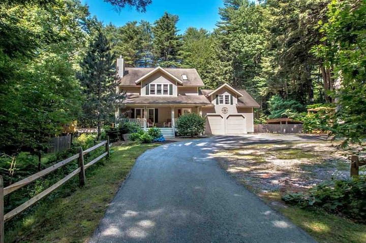 Best Backyard In N Conway W/ Hot Tub, Game Room... - North Conway, NH