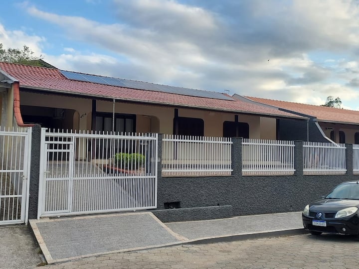 Linda Casa Em Blumenau Para Oktoberfest 2025 - Blumenau