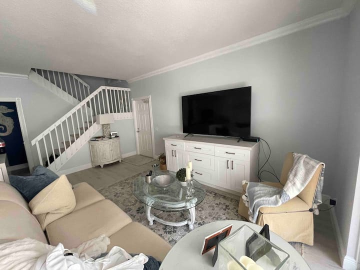 Lovely 3 Bedroom Townhouse - Jupiter, FL