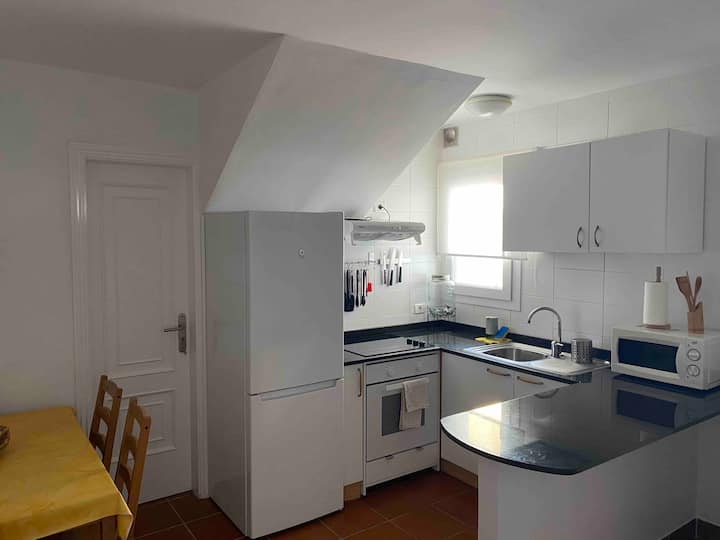 Apartamento De Dos Habitaciones Situado La Caleta - El Hierro