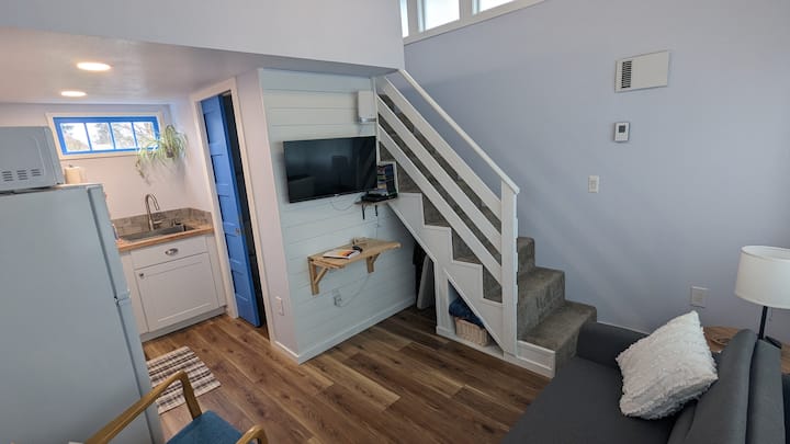 Tiny House With Queen Loft - State of Washington