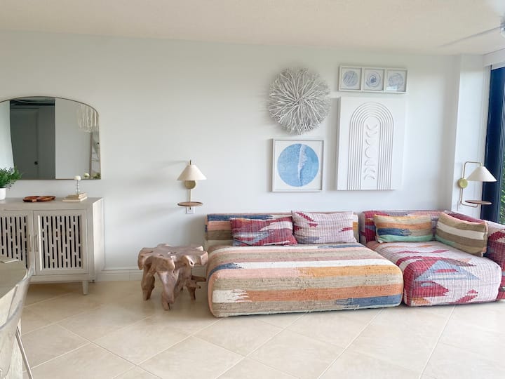 Beautiful 2 Bed 2 Bath, Walkout, Beach Front Condo - Marco Island, FL