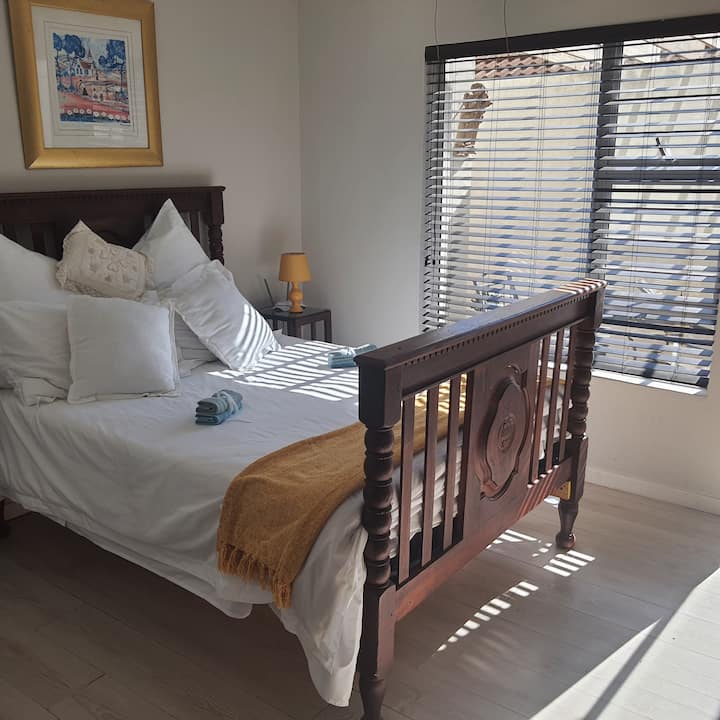 9 Bee, Queen B - Klerksdorp
