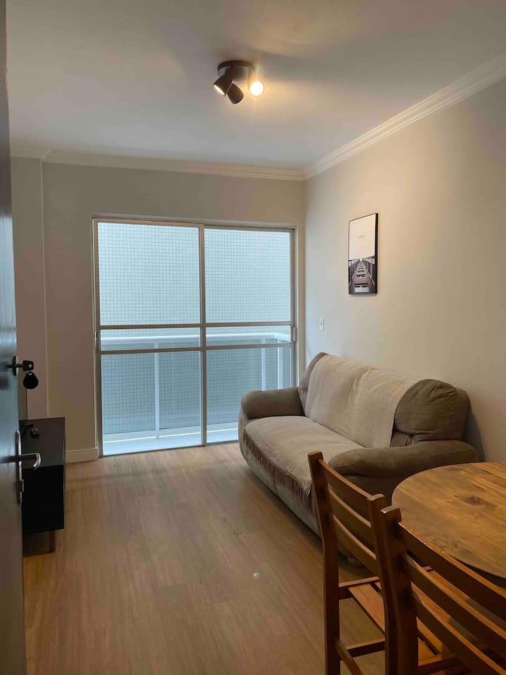 Apto Bem Localizado Completo No Centro - Balneário Camboriú