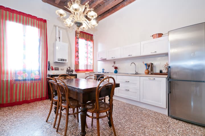 Elegant Loft Between San Marco Square And Biennale - Venice