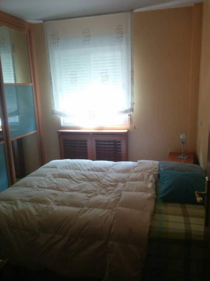 Nice And Tidy Room In Getafe Centre - Pinto